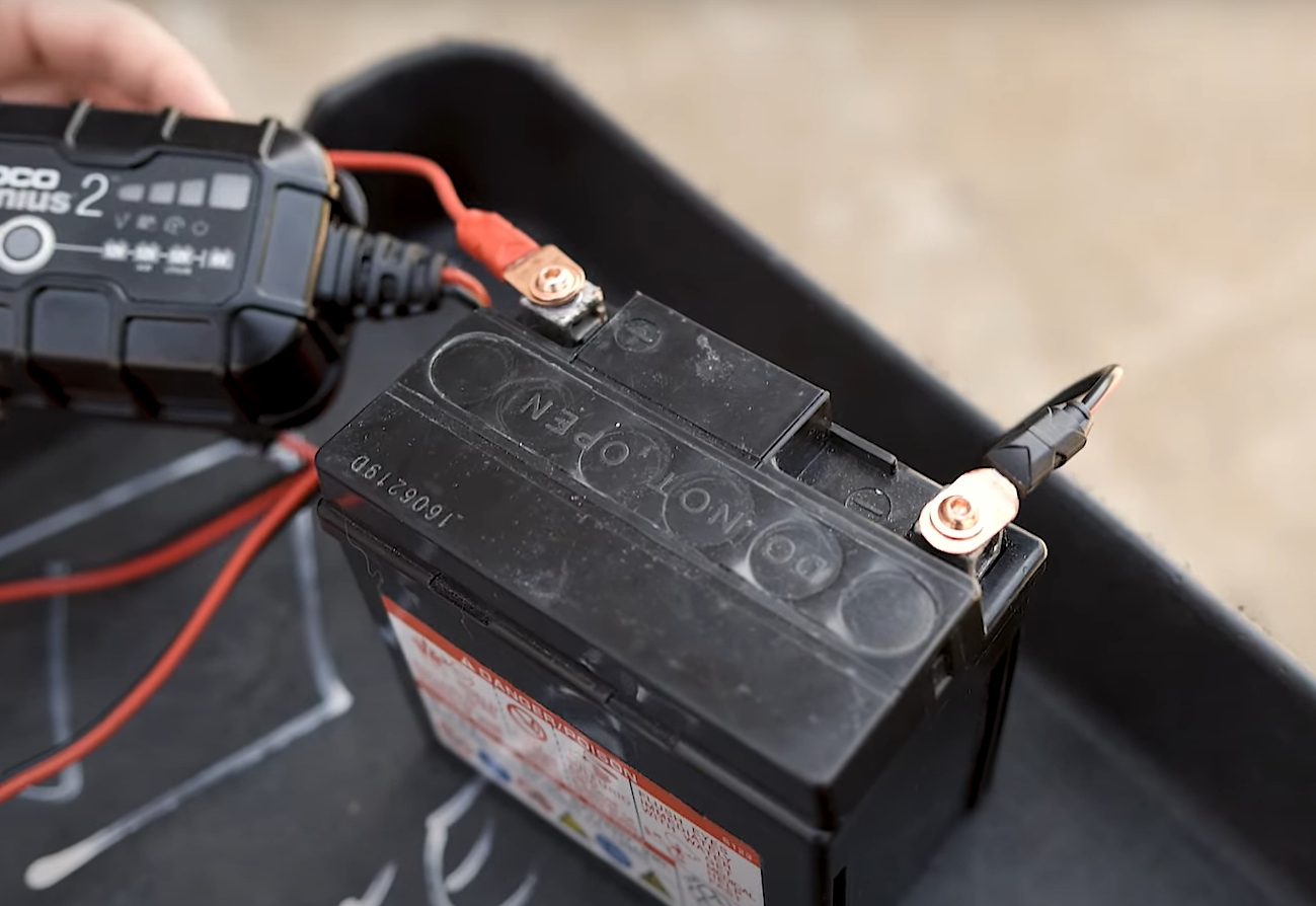 Best Battery Tenders for RVs: Never Run Out of Power on Road